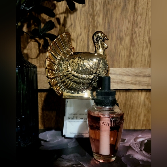 Bath & Body Works | Accents | Bbw Golden Thanksgiving Turkey Wallflower ...